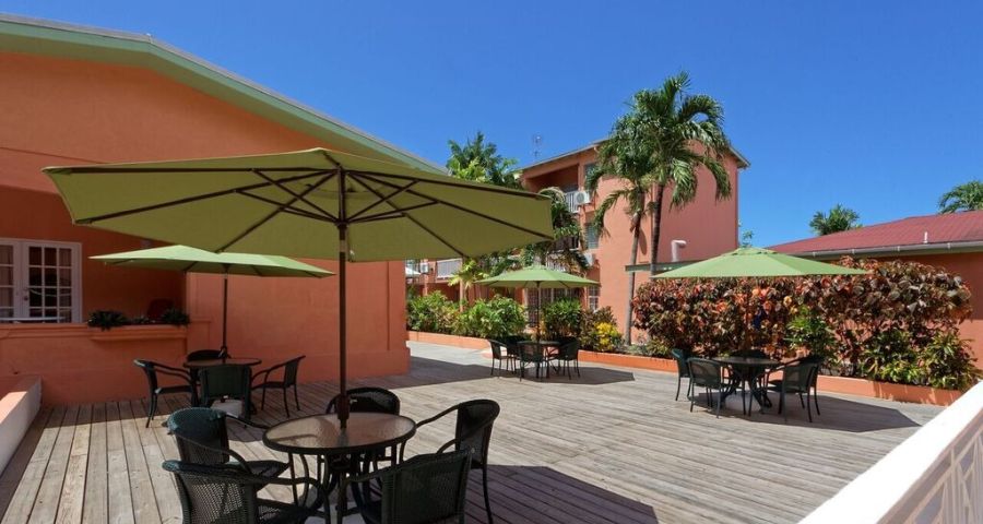 Worthing Court Apartment Hotel, Barbados